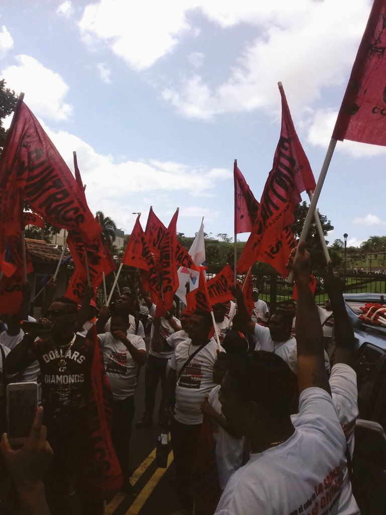 Frenadeso marcha hasta la embajada de EEUU en memoria de ‘La Invasión ...
