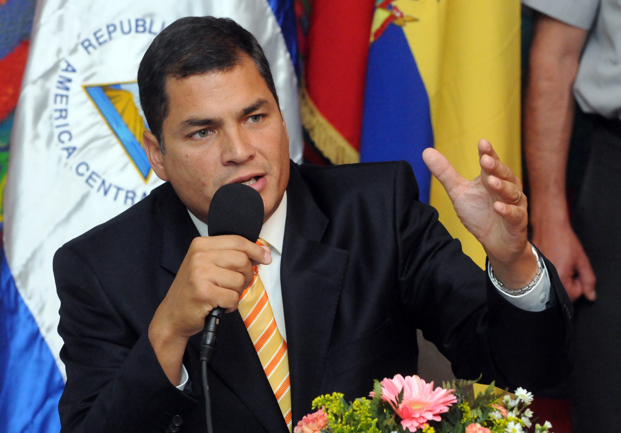 Correa celebra sus diez años en el poder en plena campaña electoral de ...