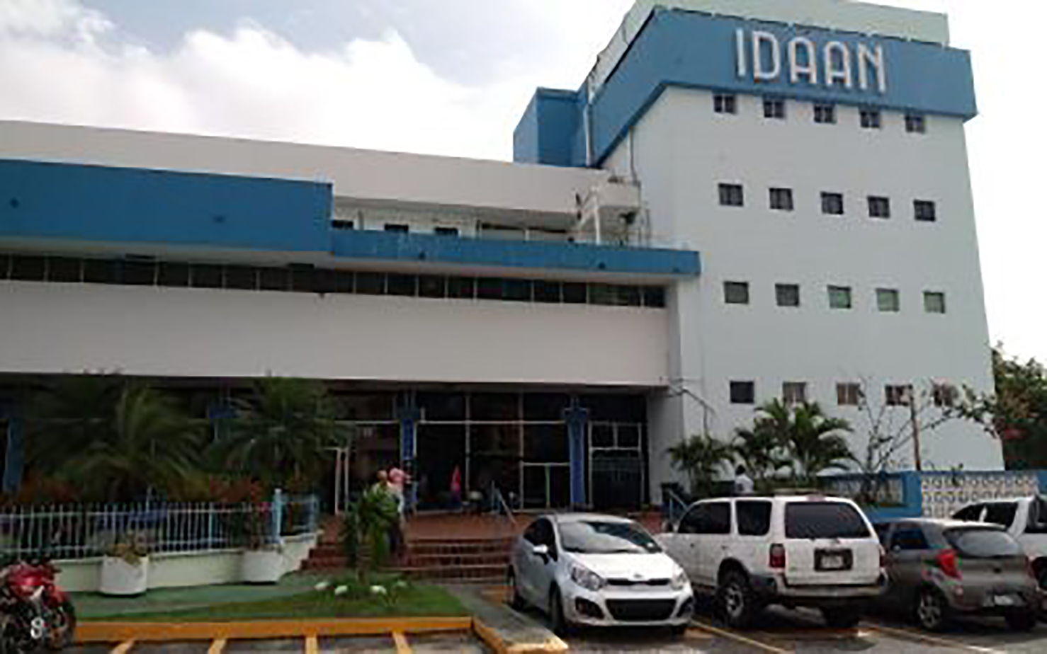 Idaan firma millonario contrato de asistencia técnica con Aguas de ...