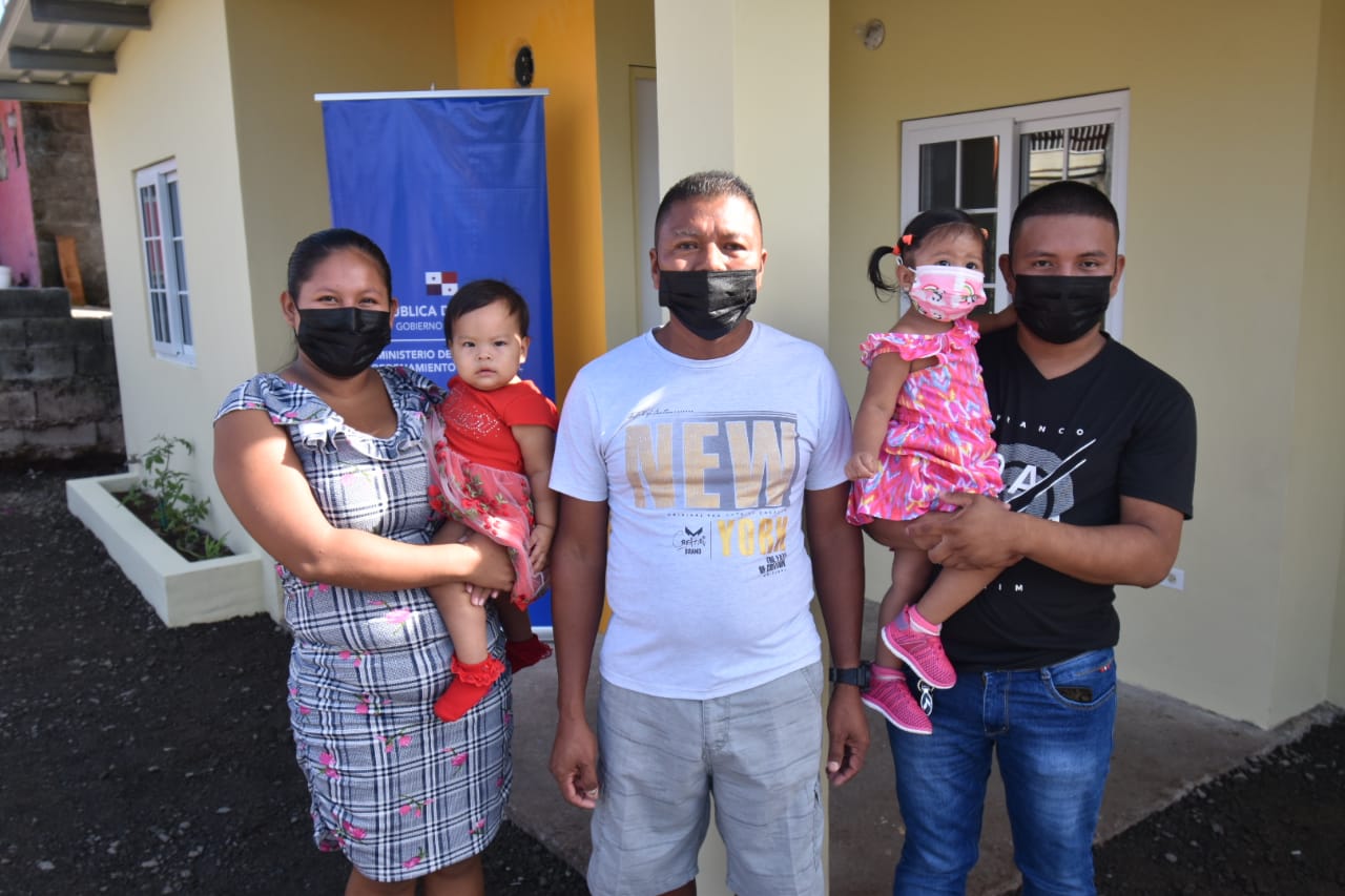 Ministro Paredes entrega viviendas del Plan Progreso – En Segundos Panama