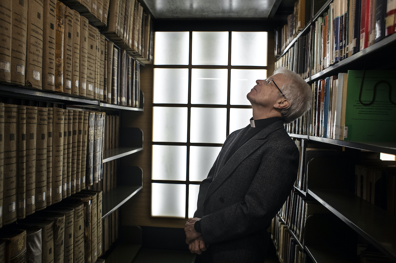 Una biblioteca del Vaticano acorta la distancia, entre sus obras y sus ...