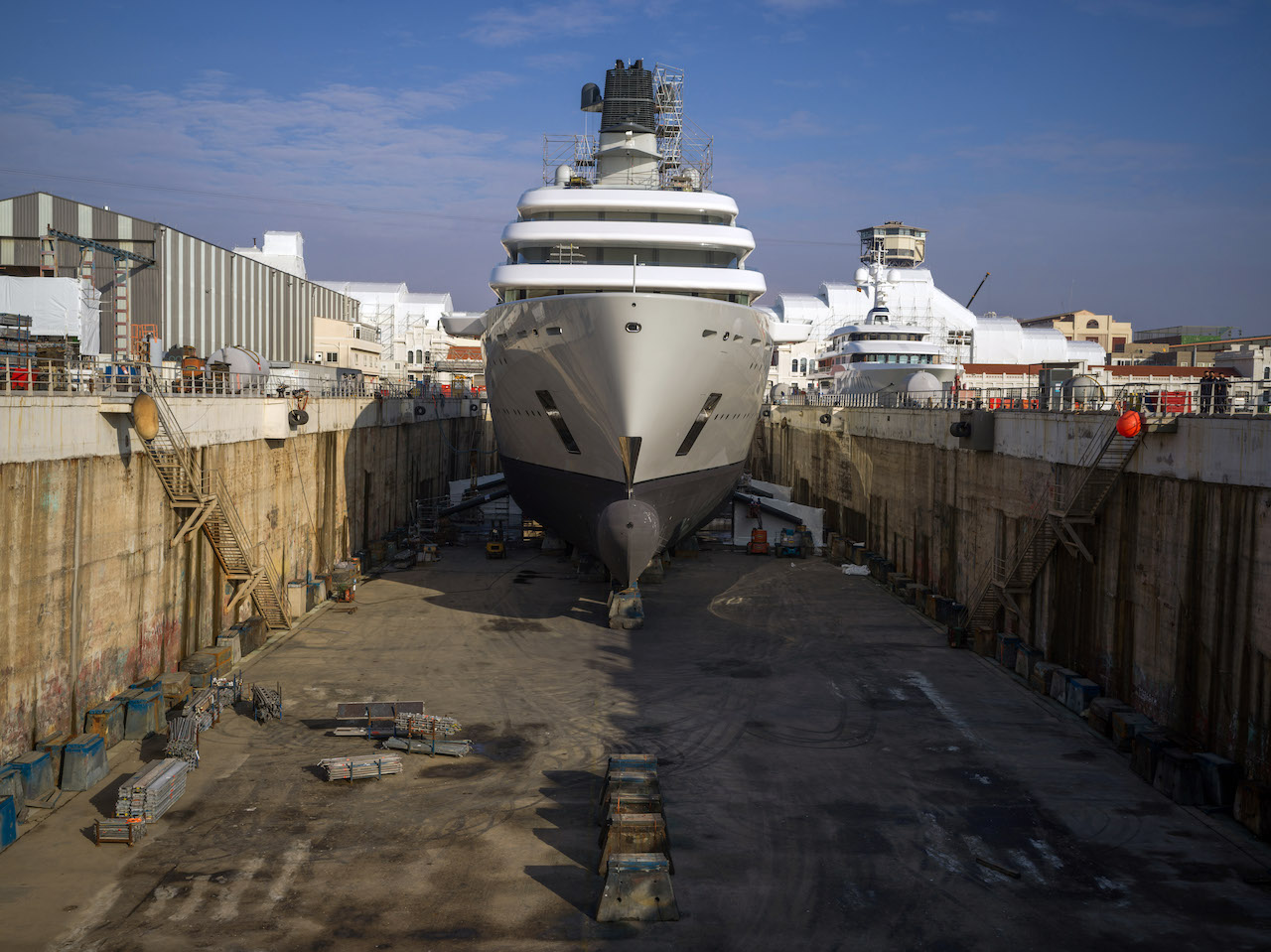 Estos barcos son muy grandes, pero Barcelona tiene el espacio para ...