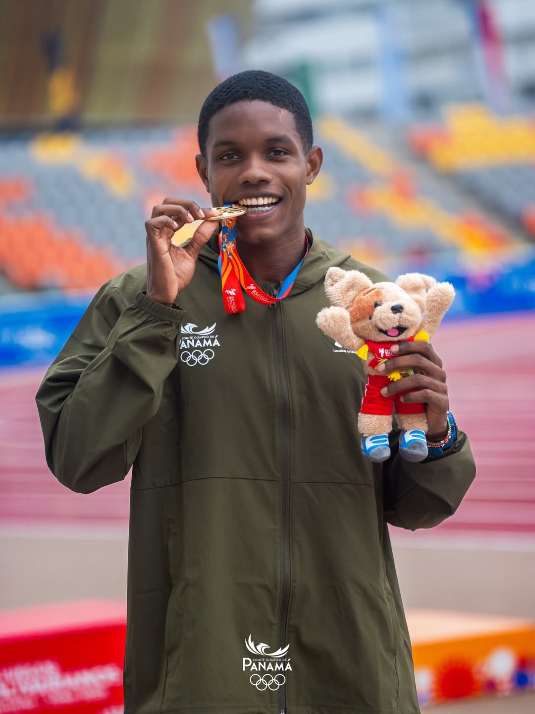 Chamar Chamber conquista oro en los 800 metros y enaltece a Panamá en ...